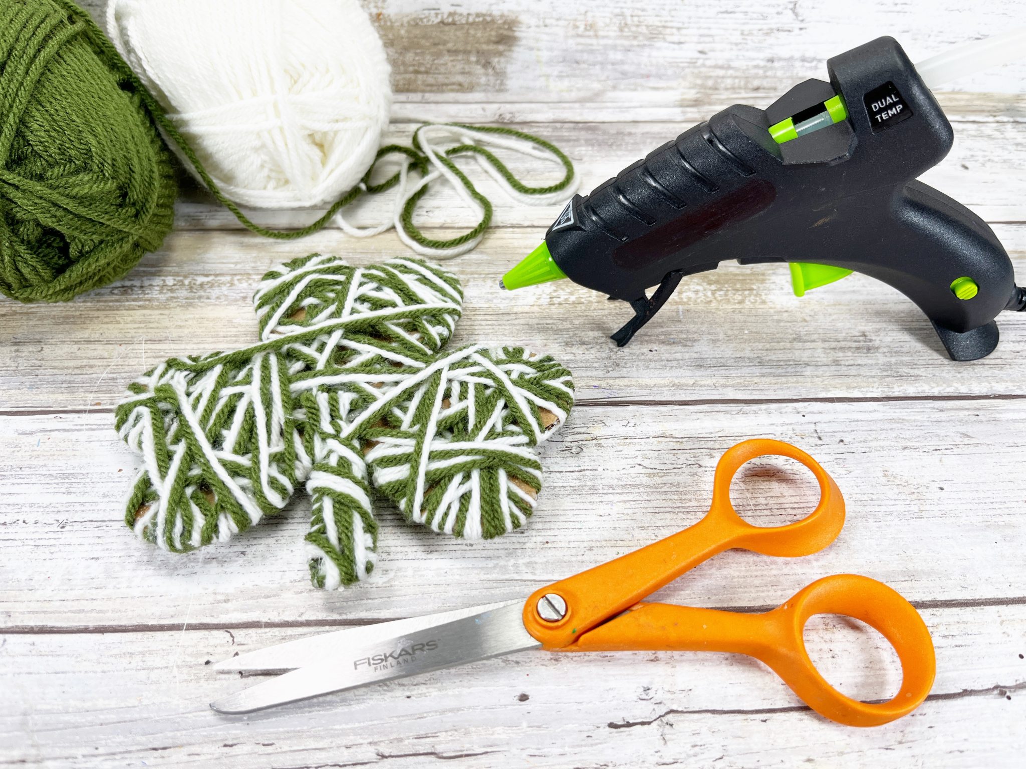 Craft Stick Shamrock Sign - Creative Cynchronicity