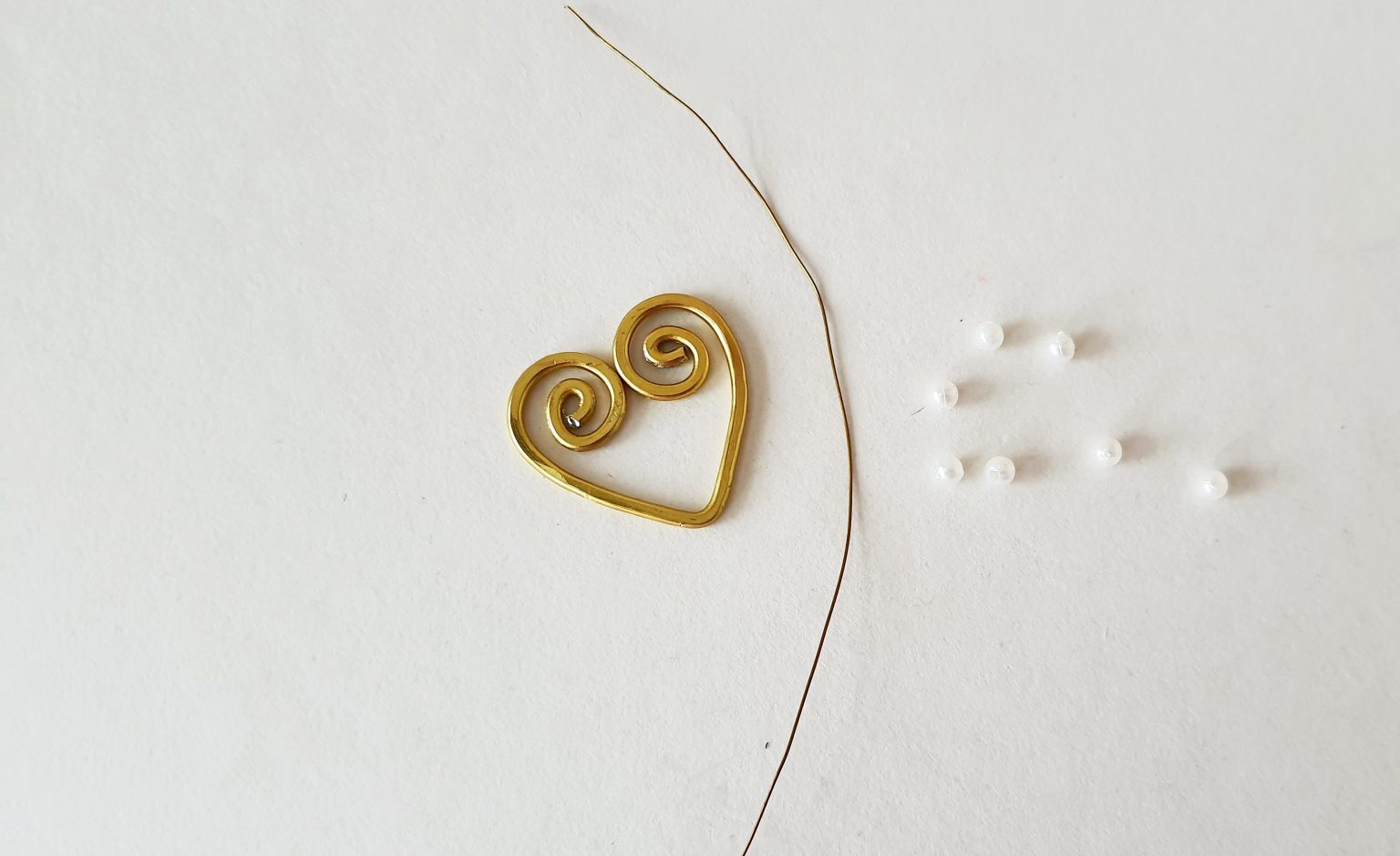 Wire Heart Pendant - Creative Cynchronicity