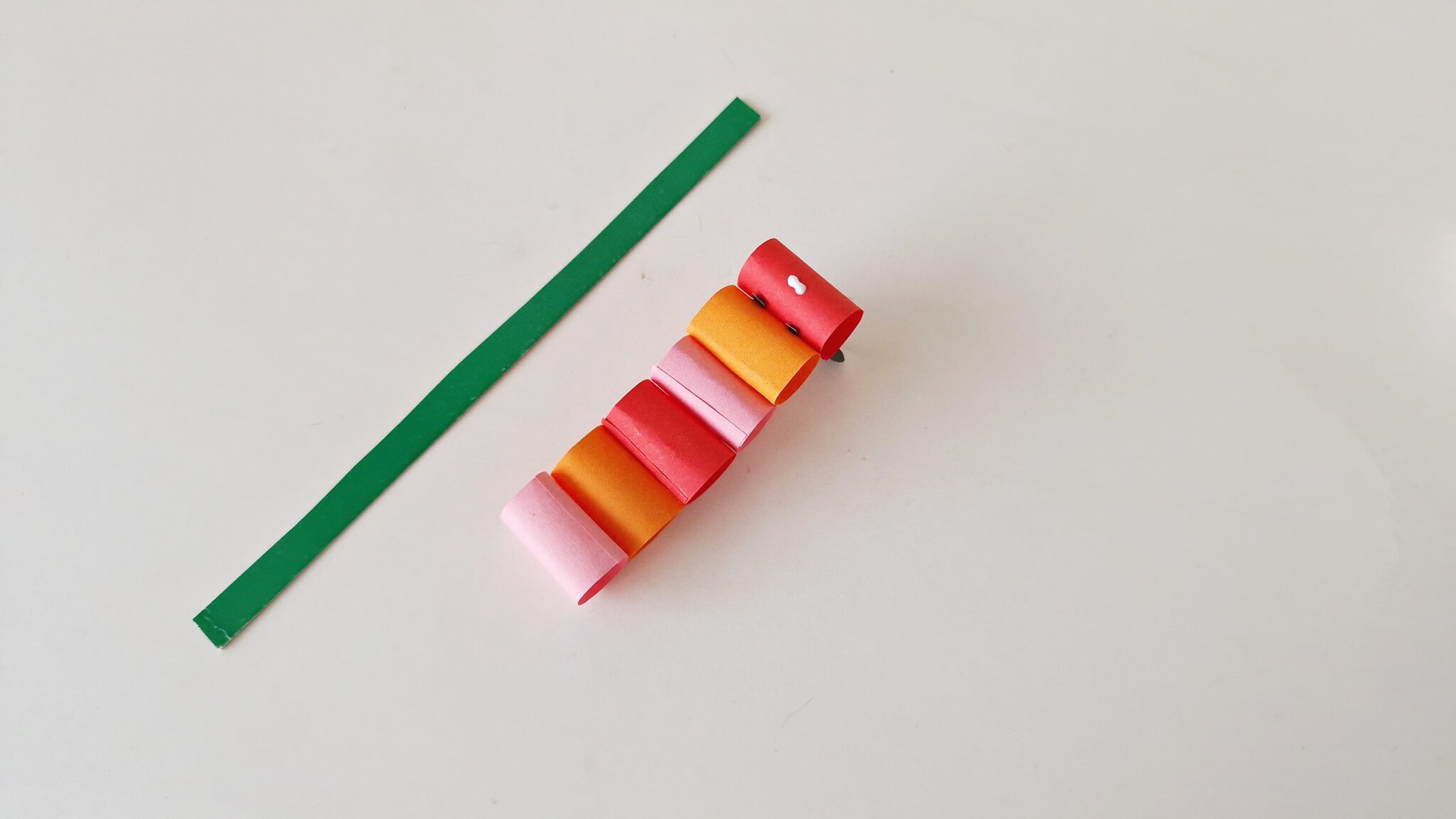 Moving Caterpillar Craft - Creative Cynchronicity