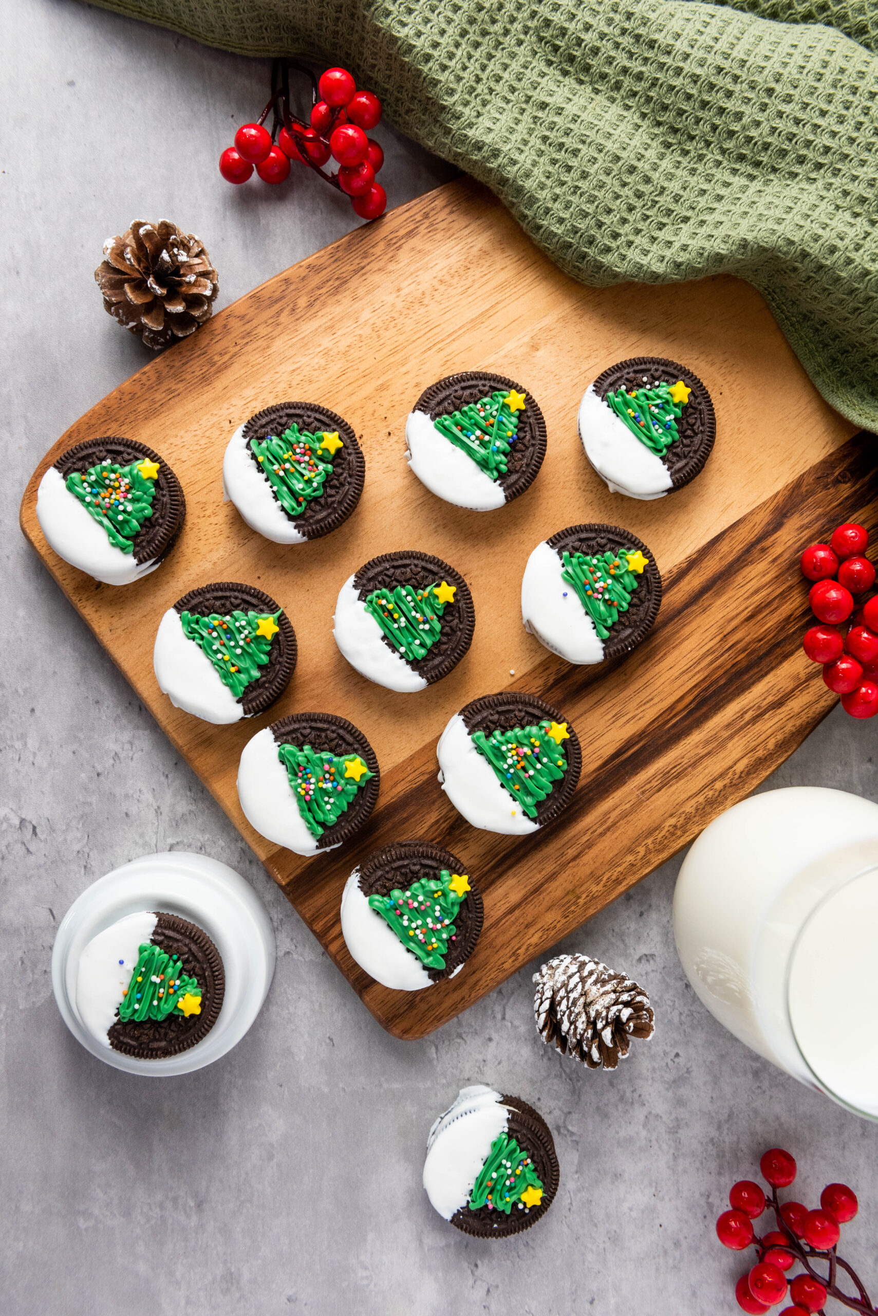 Christmas Tree Oreos - Creative Cynchronicity